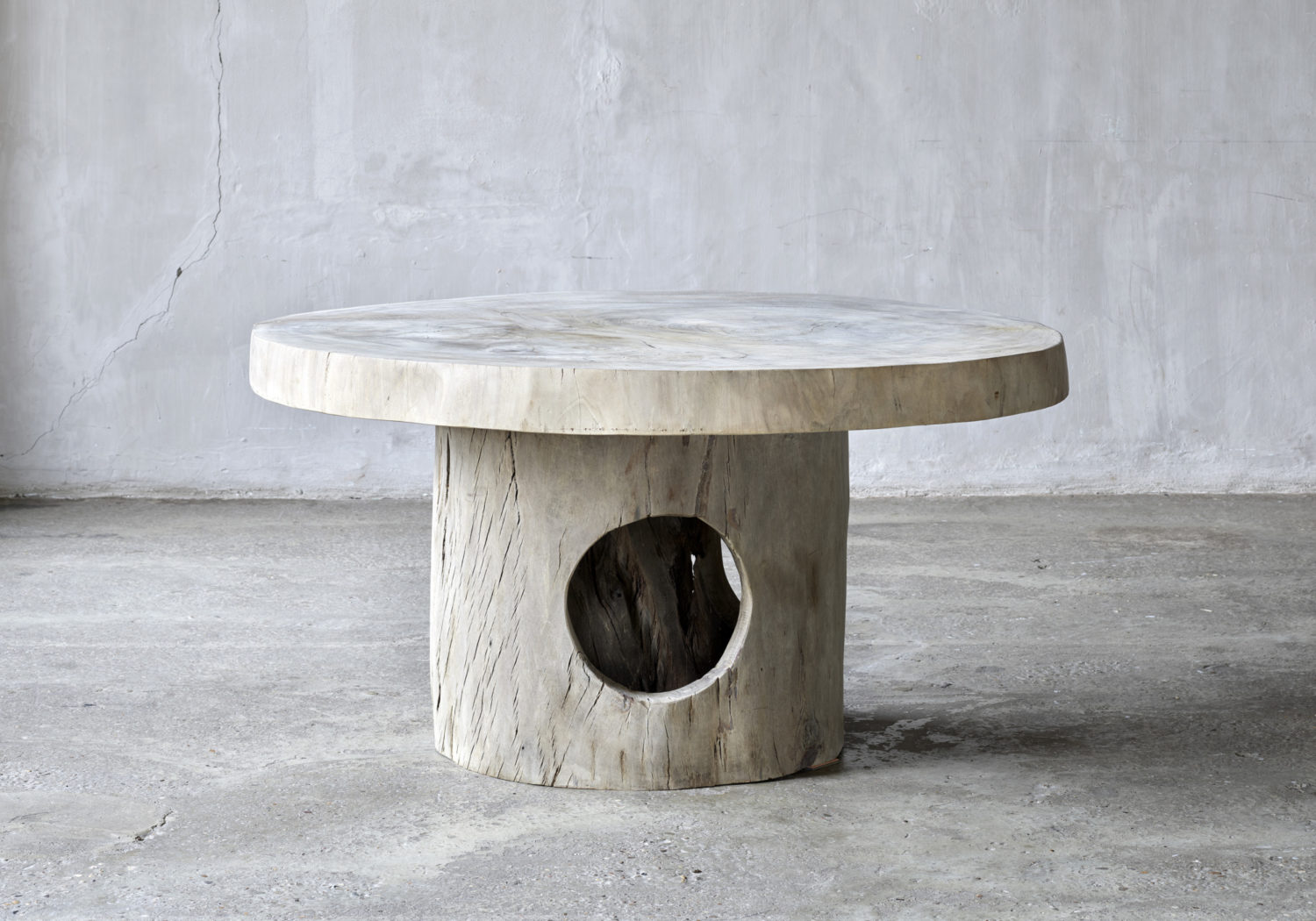 Table by José Zanine Caldas (Belmonte, 1918 - Victoria, 2001) — Axel ...