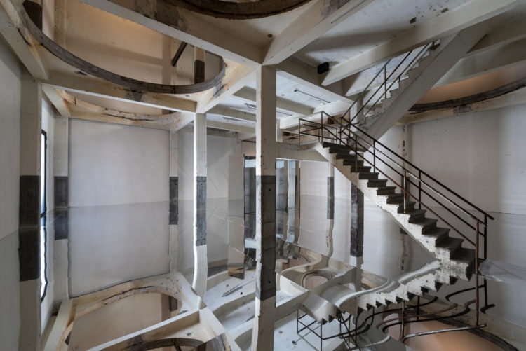 Gazing Into Sphere — Axel Vervoordt