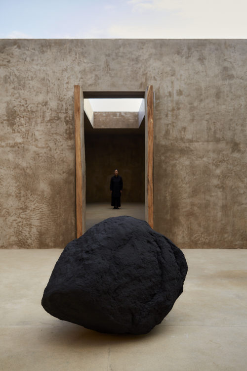 Kimsooja, 자오선 (Jaoseon), at Meridiano — Axel Vervoordt